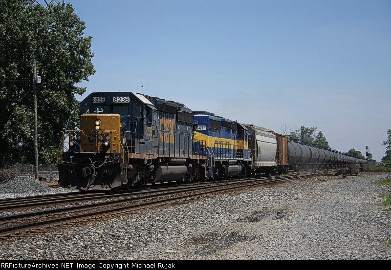 CSX 8236